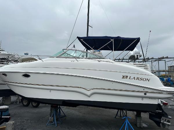 2002 Larson 274 | Boat for Sale in New York | boatmax